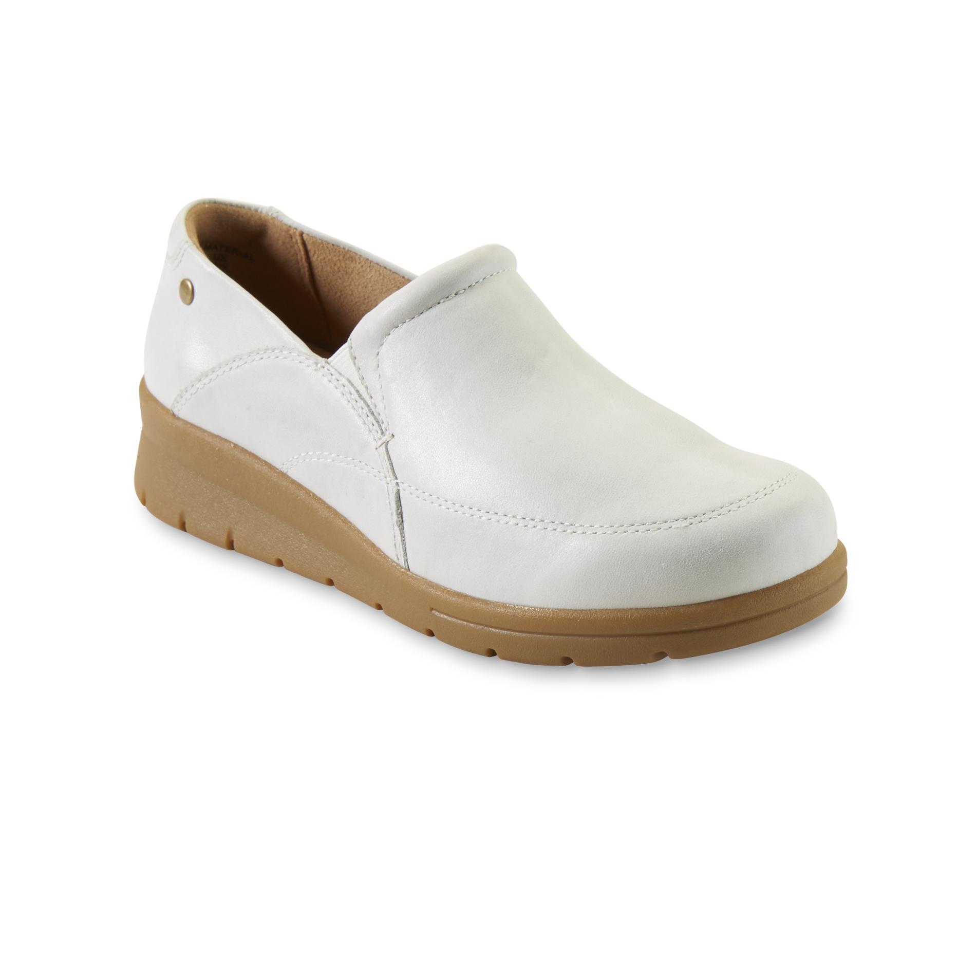 Cobbie Cuddlers Women's Dahlia Off-White Leather Comfort Loafer - Wide ...