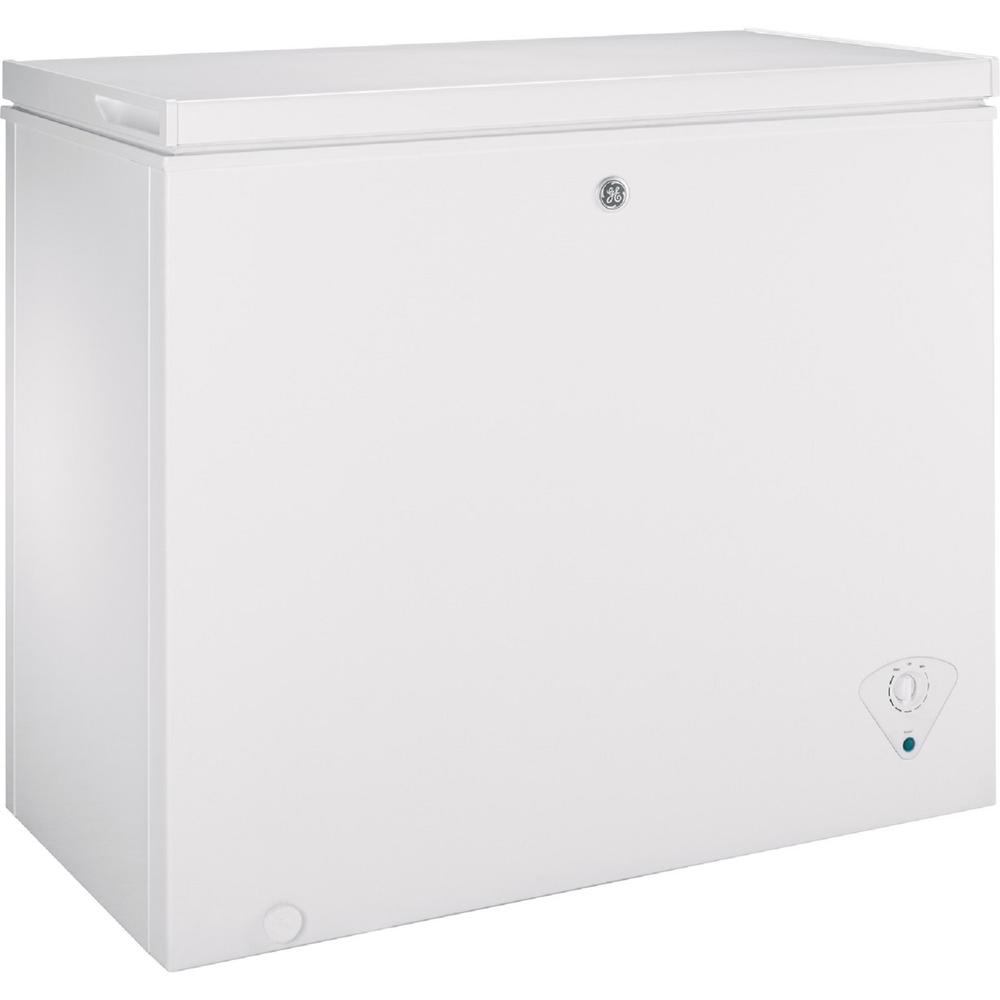 GE Appliances FCM7STWW GE 7.0 Cu. Ft. Manual Defrost Chest Freezer - White
