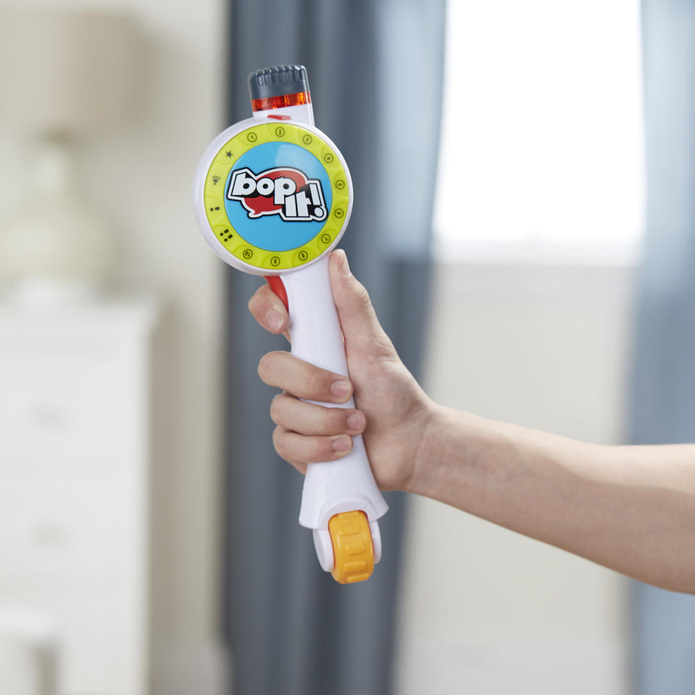 Hasbro Bop It! Maker Game