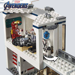 LEGO Avengers Compound Battle