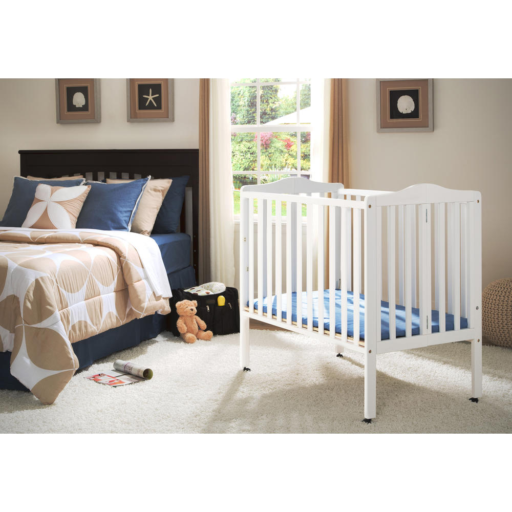 Delta Children Portable Mini Crib in White