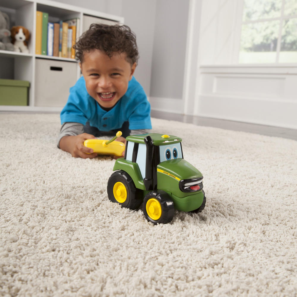 John Deere Remote Control Johnny Tractor