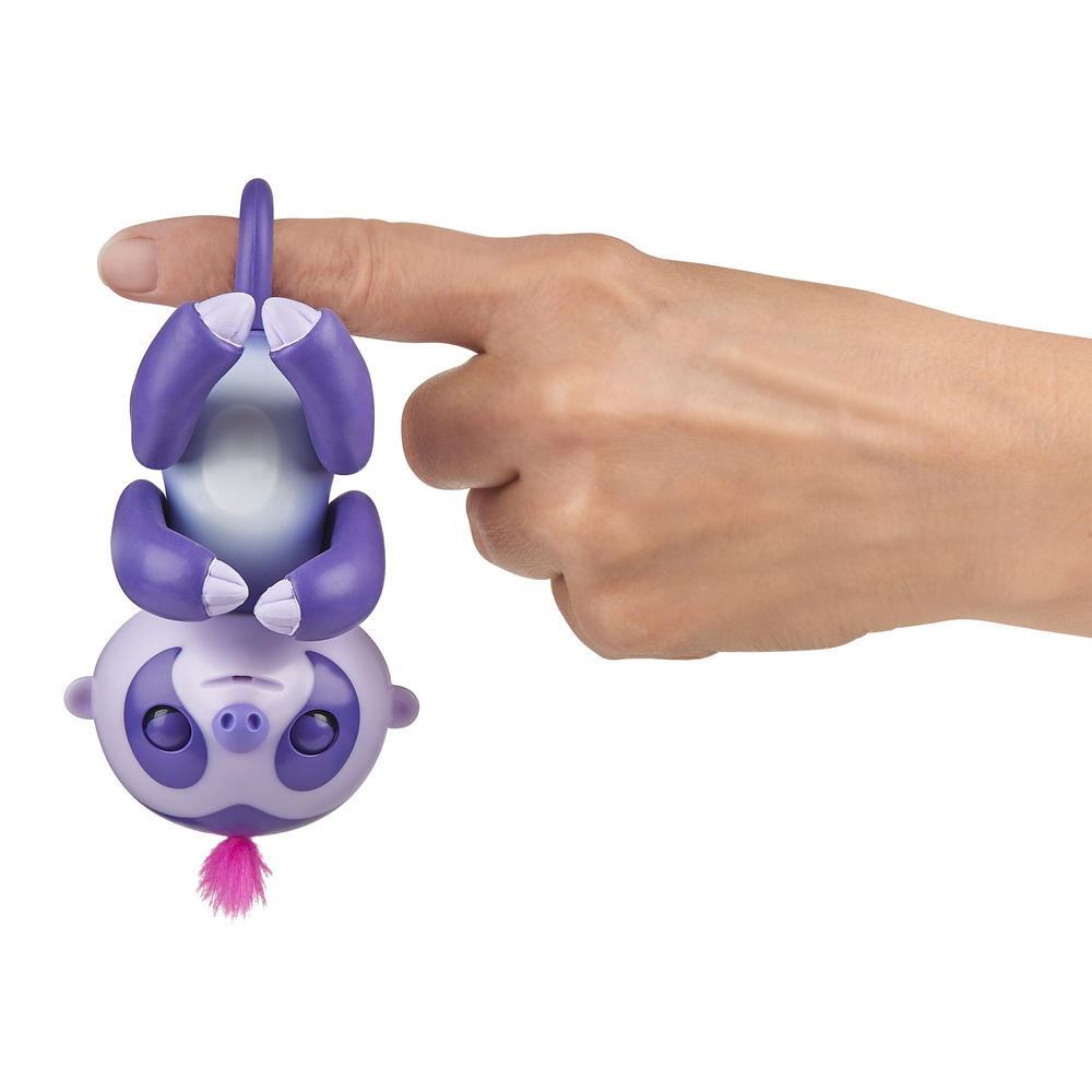 WowWee Fingerlings Baby Sloth - Marge