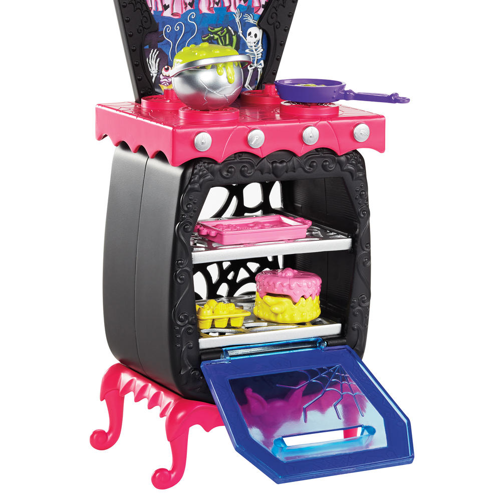 Monster High Family Vampire Kitchen Play Set