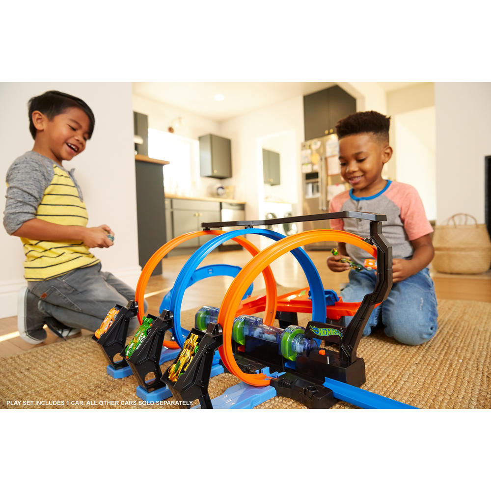 Hot Wheels Corkscrew Crash Track Play Set
