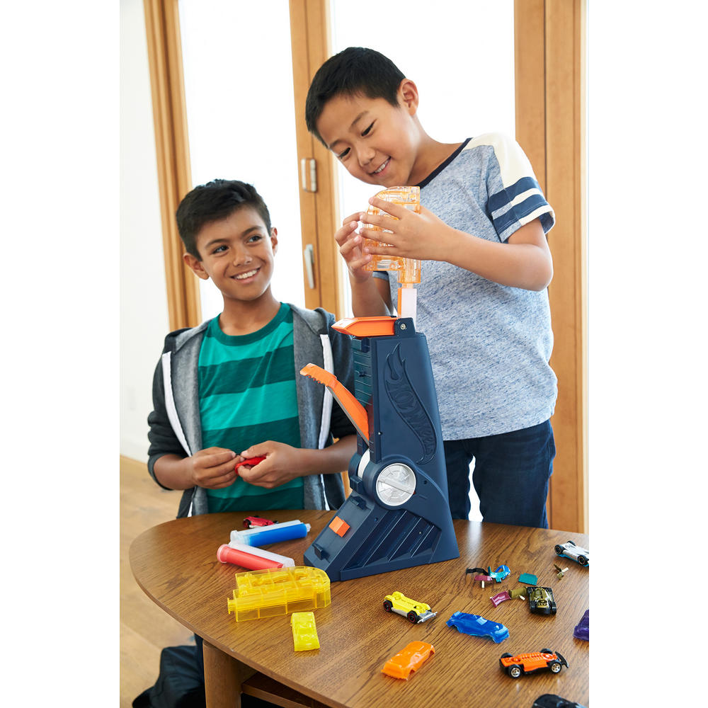 Hot Wheels Fusion Factory Car Maker