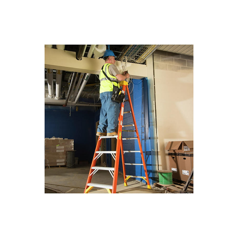 Werner 6208 8’ Type IA Fiberglass Step Ladder