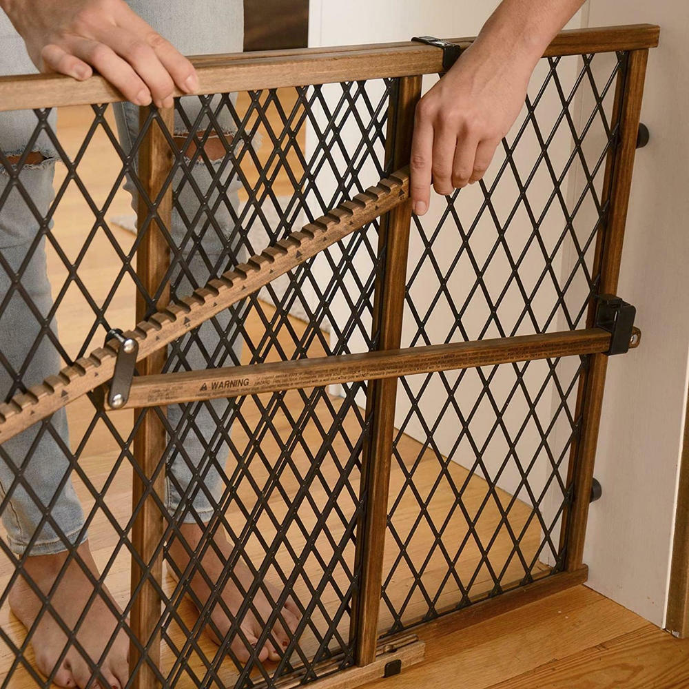Evenflo Position and Lock Child Safety Expandable Gate