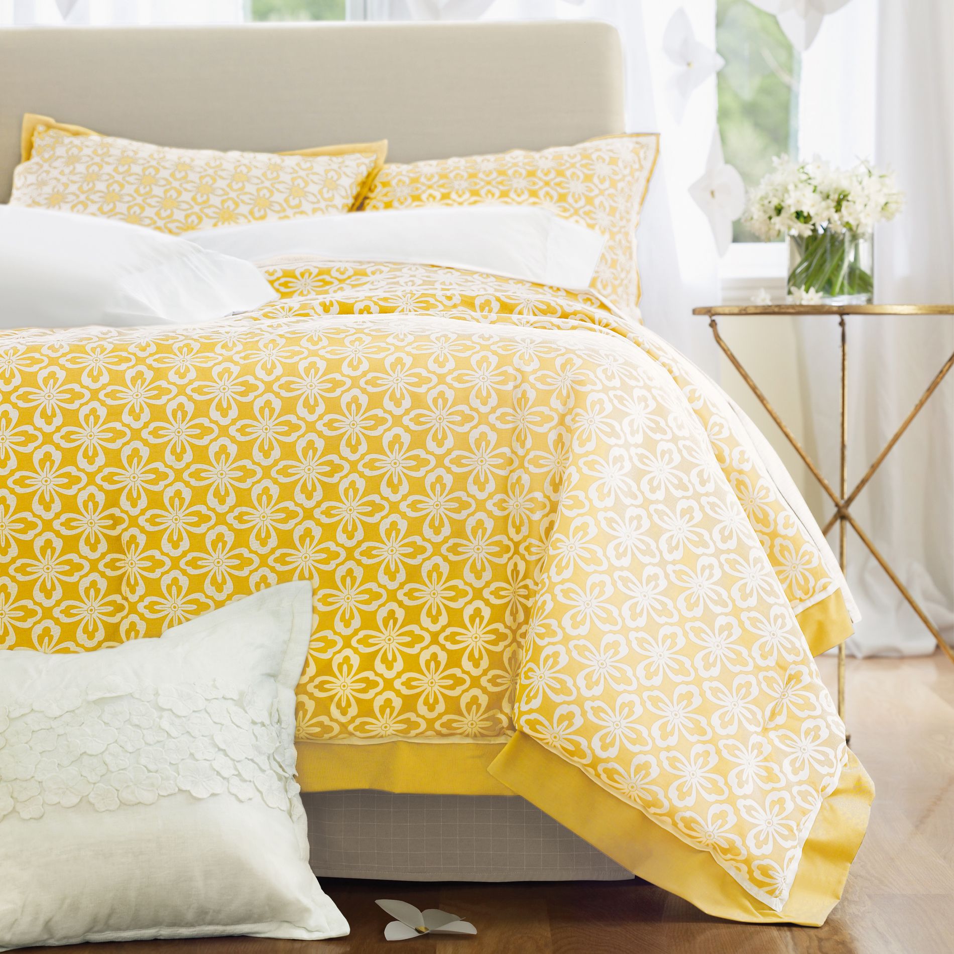 Springmaid Maura Yellow Print Comforter Set