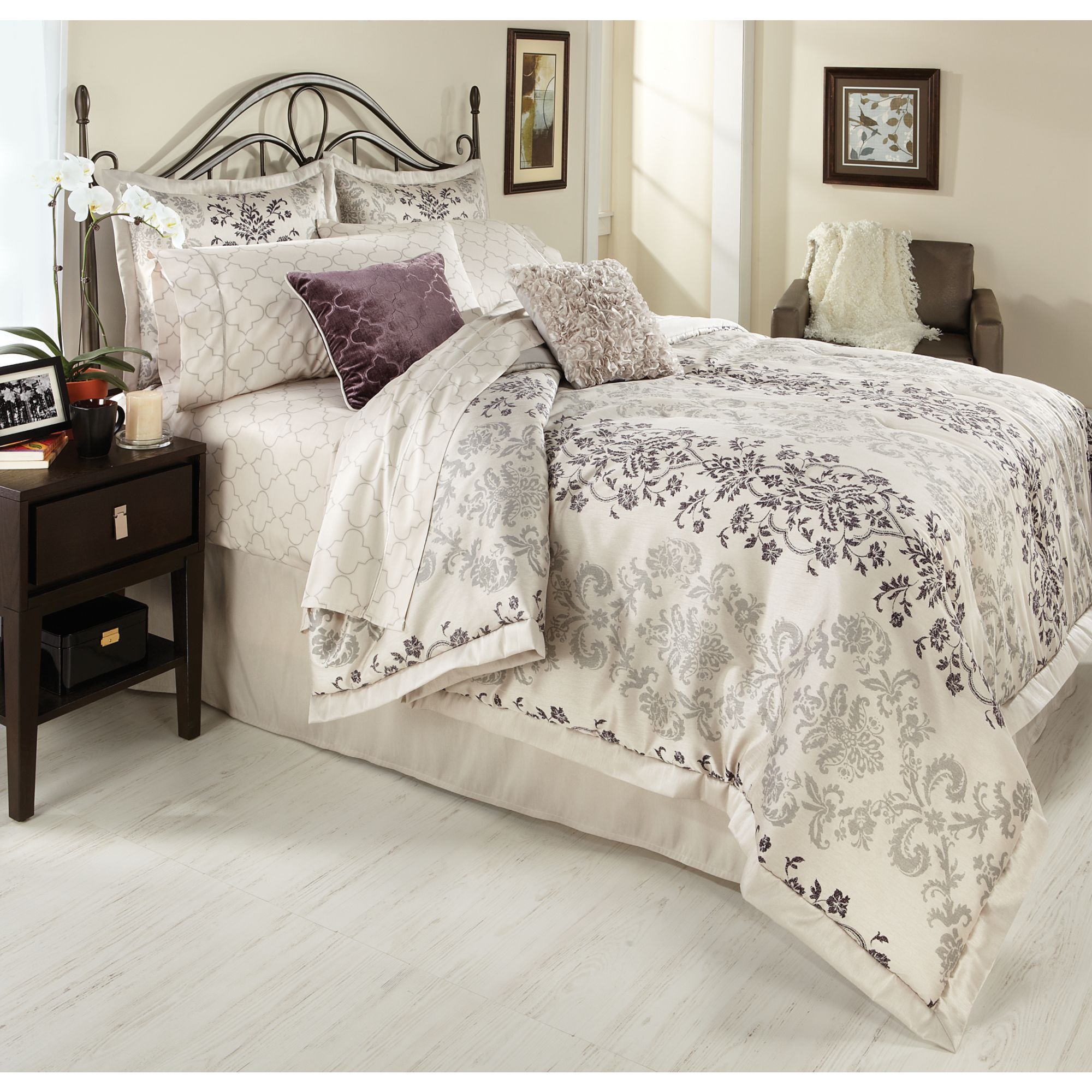 Jaclyn Smith Bliss Comforter Set