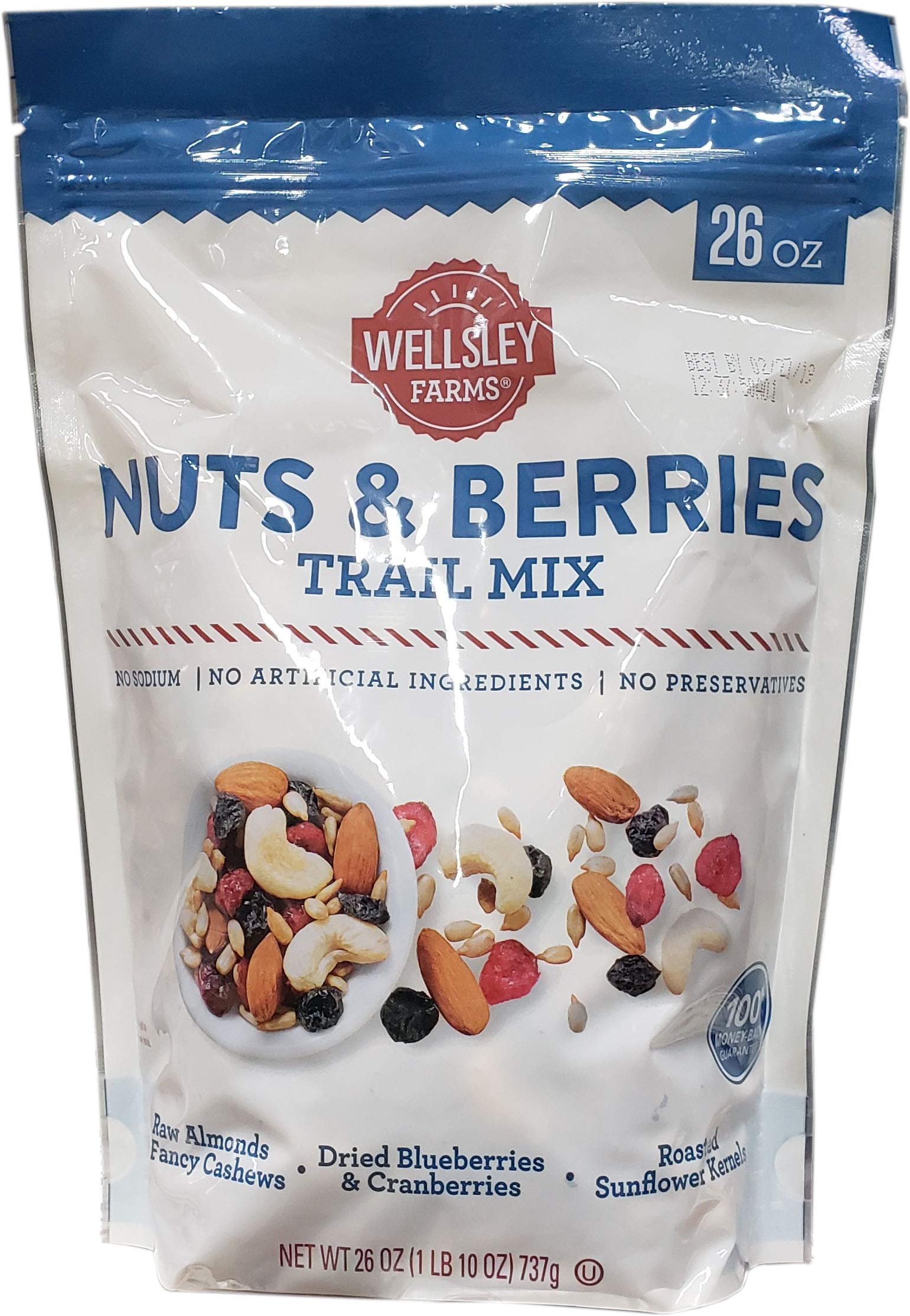 Wellsley Farms Nuts & Berries Trail Mix 26 Oz. ()